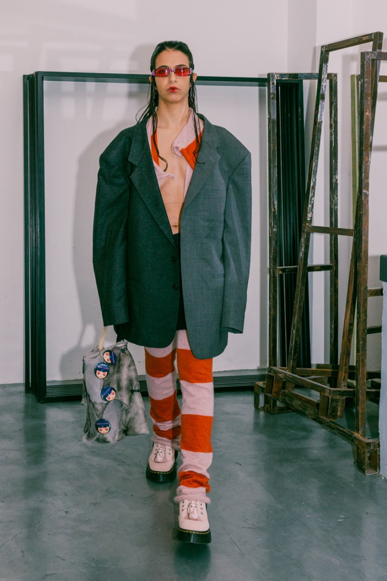 SIMON CRACKER + THE POWER OF RESISTANCE – 33 MAGAZINE